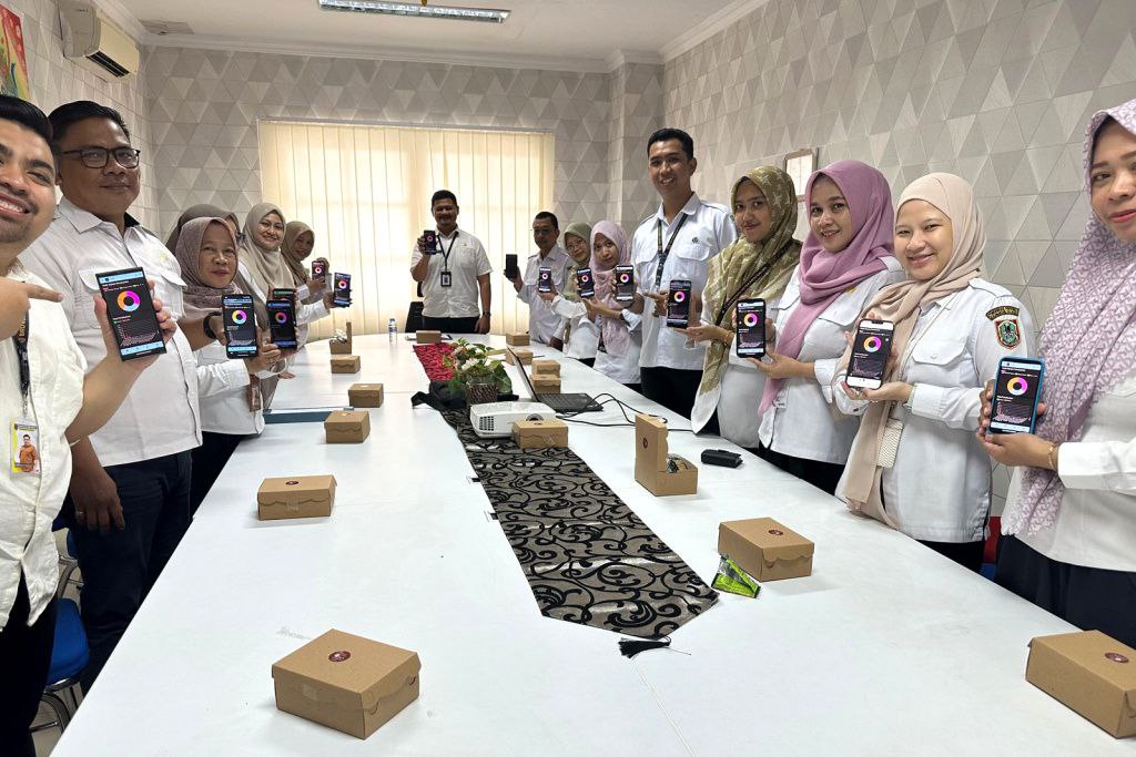 Biro Kesra Kalsel Luncurkan Aplikasi SIPOLAYANDAS untuk Layanan ...