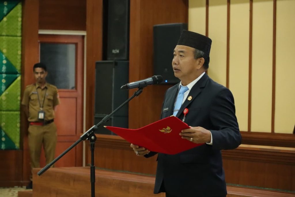 Gubernur Kalsel Lantik Tujuh Komisioner KPID Periode 2025–2028 – Sinar ...