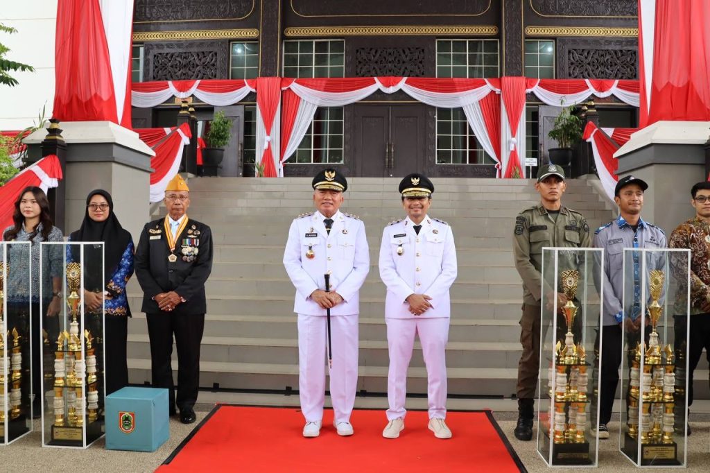Pemprov Kalsel Apresiasi Pemenang Gerak Jalan 2025 – Sinar Barito
